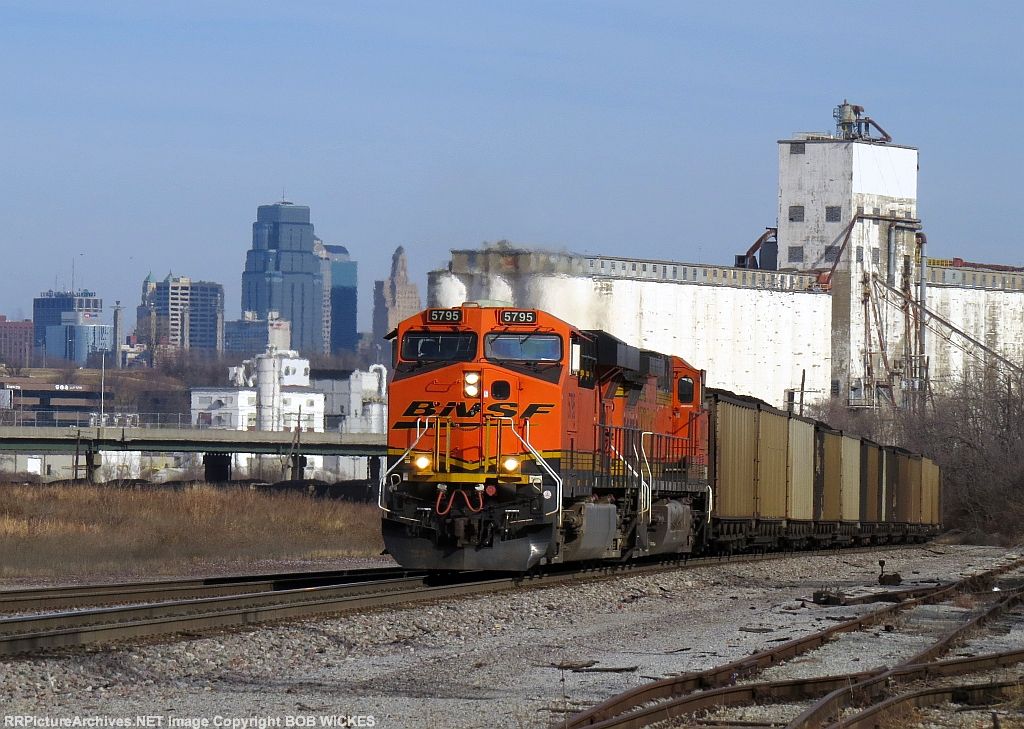 BNSF 5785